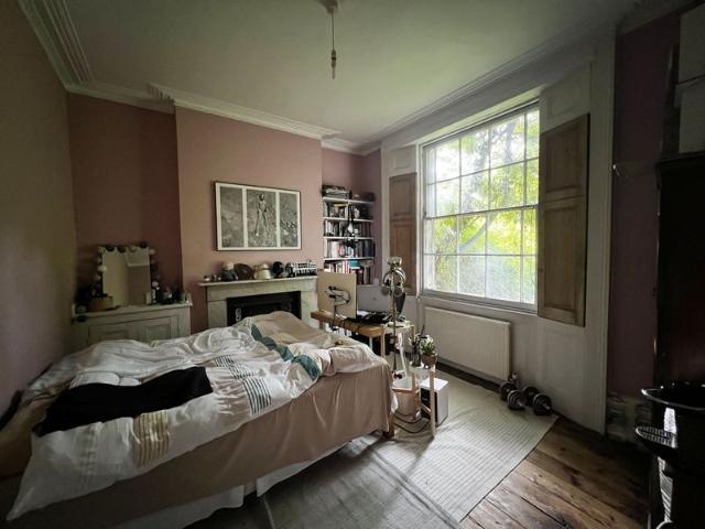 Room at St. Paul's Road, Greater London