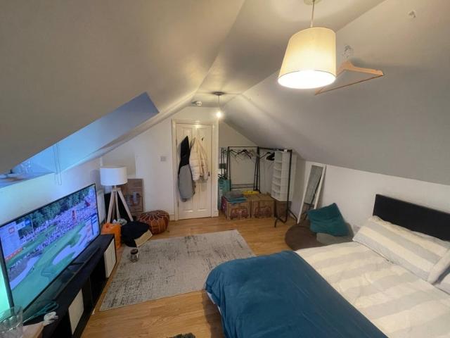 Room at St. Paul's Road, Greater London