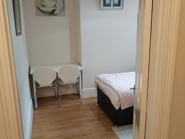 Room at St. Paul's Road, Greater London