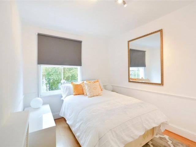 Apartment at St. Paul's Road, Greater London