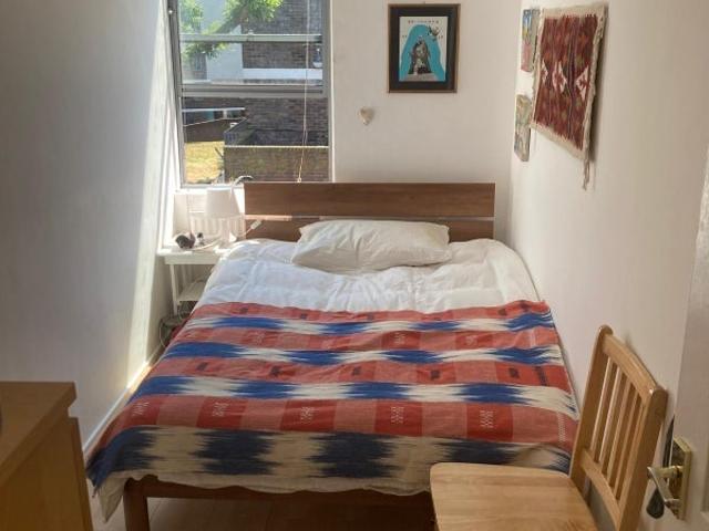 Room at St. Paul's Road, Greater London