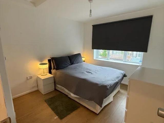 Room at St Paul's Way, Greater London