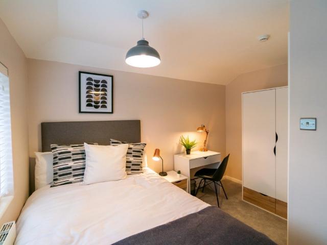 Room at St Saviours Road, Reading