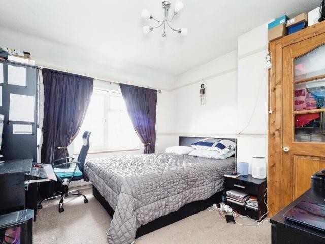 Room at Stamford Road, Greater London