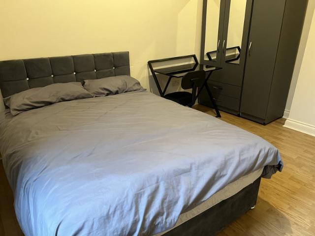 Room at Stamford Street Central, Tameside