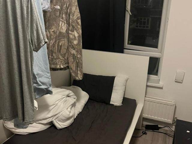 Room at Stanway Street, Greater London