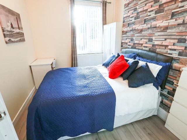 Room at Stanley Road, Coventry