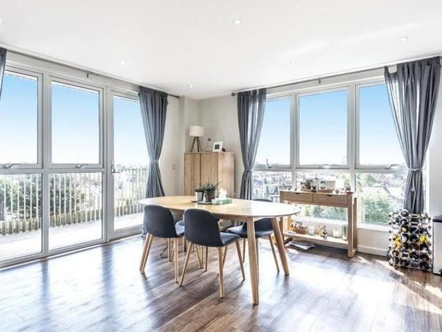 Room at Stanley Road, Greater London