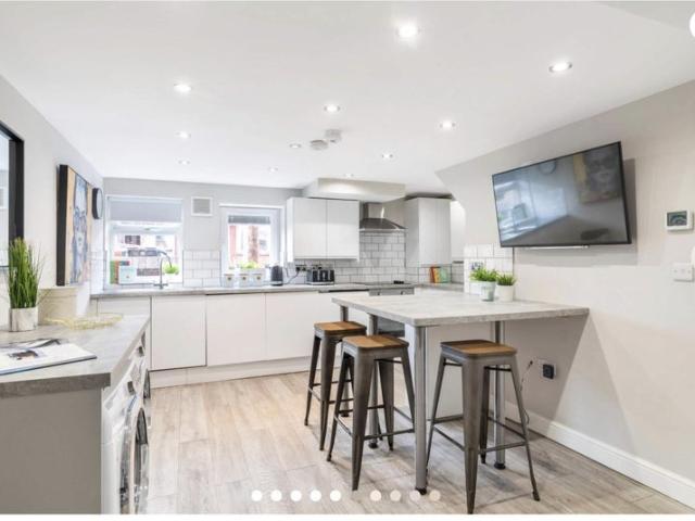 Room at Stanmore Hill, Leeds