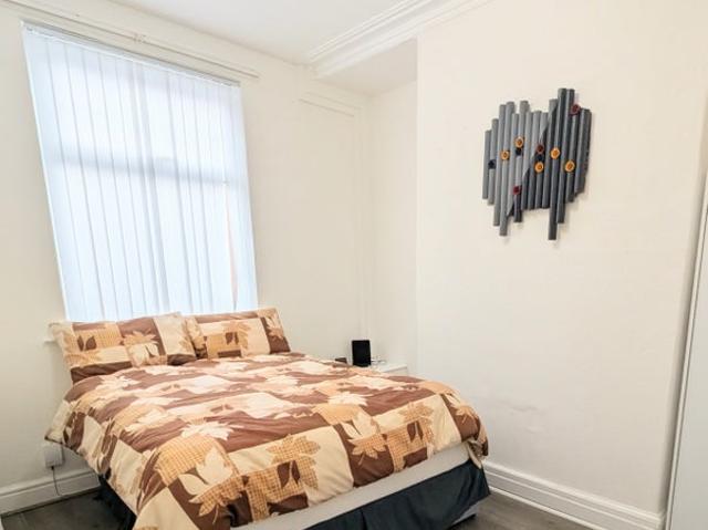 Room at Stansfield Street, Manchester