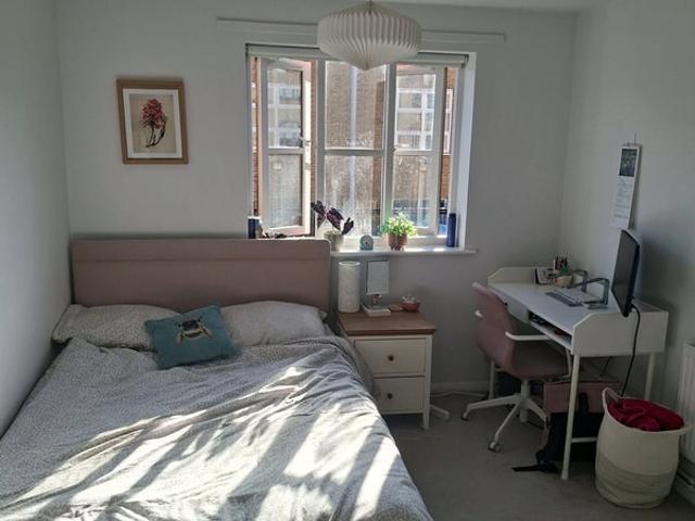Room at Stainsbury Street, Greater London