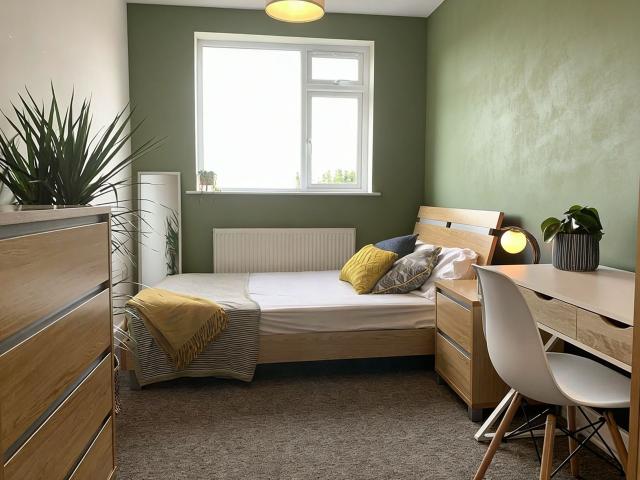 Room at Staple Hill Road, Bristol