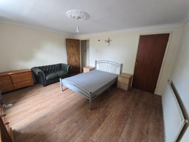 Room at Stapleton Road, Bristol