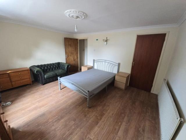 Room at Stapleton Road, Bristol