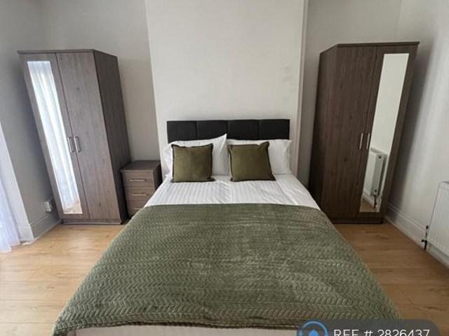 Room at Stapleton Road, Bristol