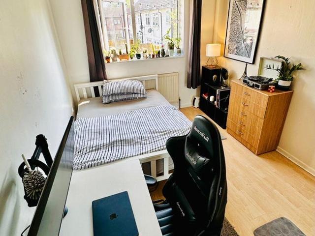 Room at Star Lane, Greater London