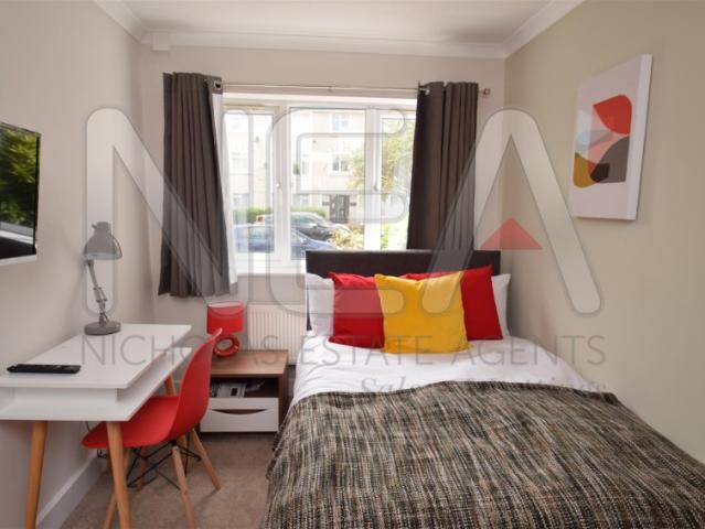 room at Star Road, Caversham, Reading