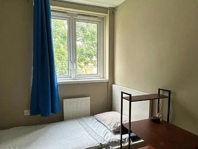 Room at Star Road, Greater London