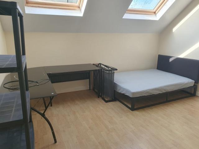 Room at Starbuck Close, Greater London
