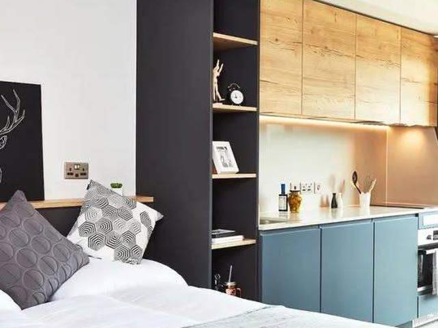 Room at Station Street, Nottingham