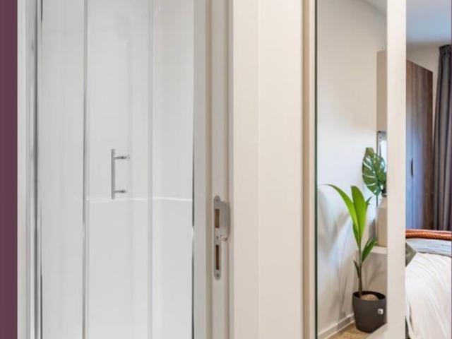 Room at Station Street, Nottingham