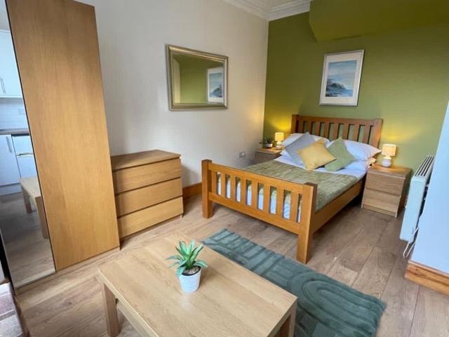 Room at Station Street, Sandwell