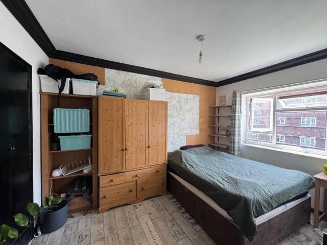 Room at Station Passage, Greater London