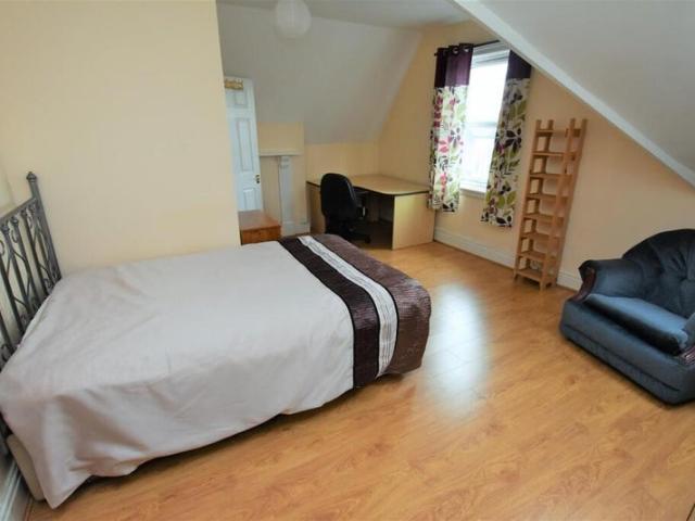 Room at Station Road, Birmingham