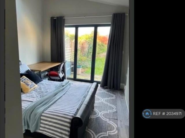 Room at Station Road, Birmingham