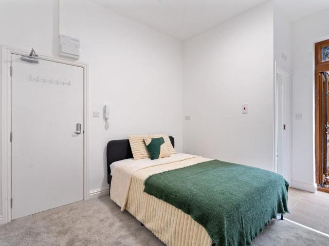 Room at Station Road, Birmingham