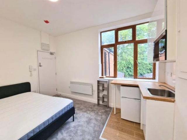 Room at Station Road, Birmingham