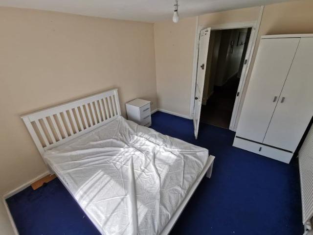 Room at Station Road, Bristol