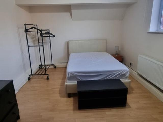 Room at Station Road, Gerrards Cross