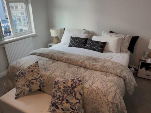Room at Station Road, Greater London