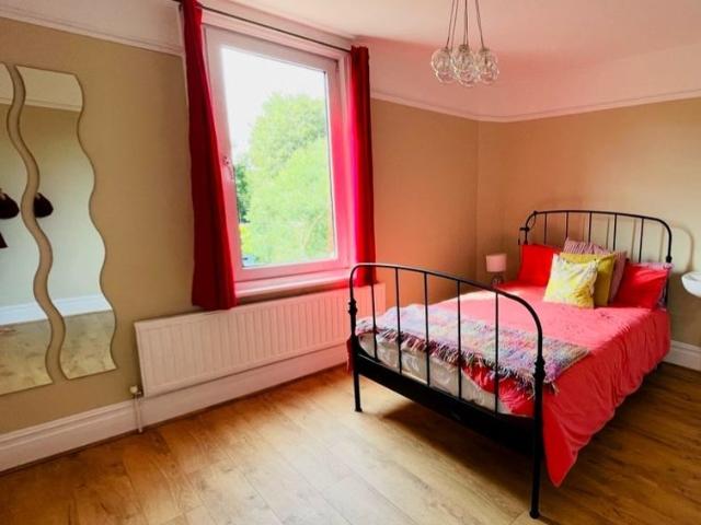 Room at Station Road, Greater London