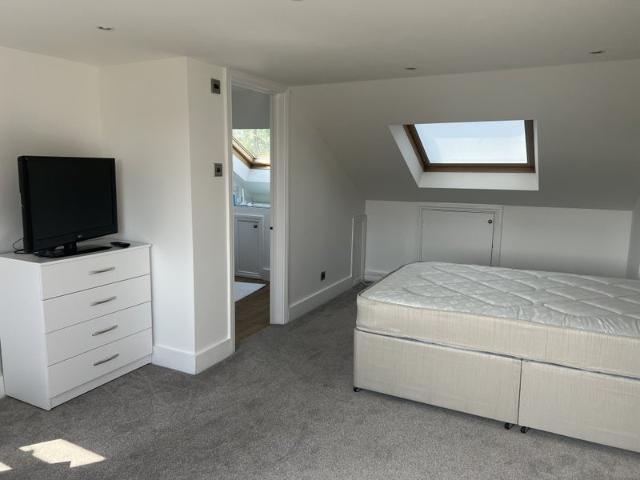 Room at Station Road, Greater London