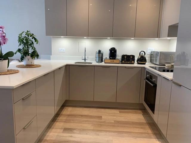 Room at Station Road, Greater London