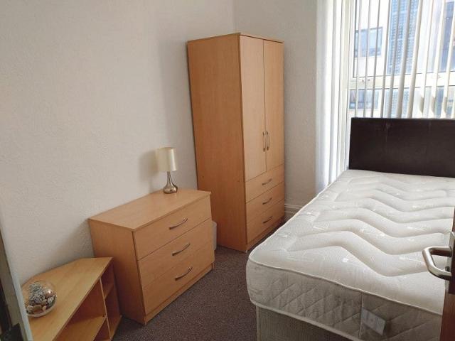 Room at Station Road, Llanelli