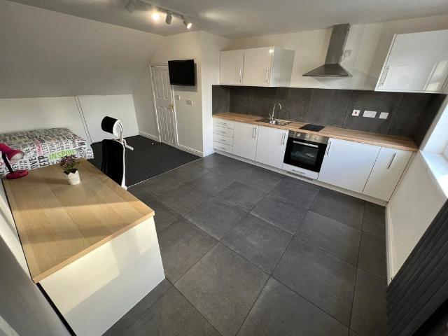 Room at Station Road, Nottingham