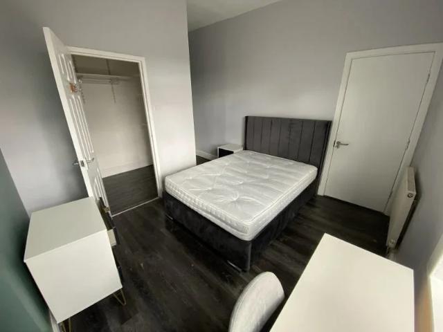 Room at Station Road, Salford