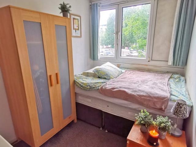 Room at Stebondale Street, Greater London