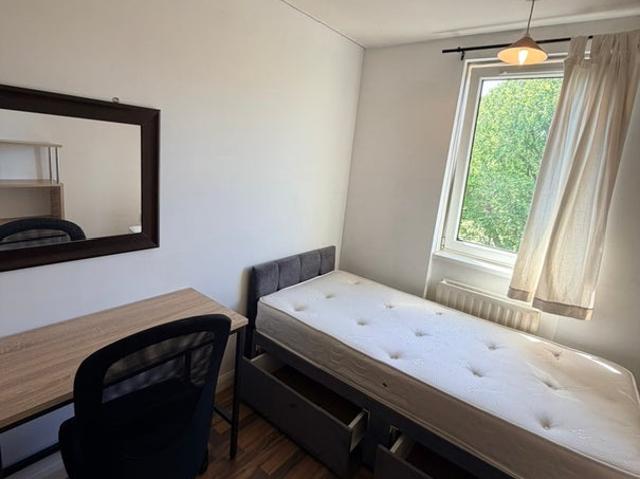 Room at Stebondale Street, Greater London