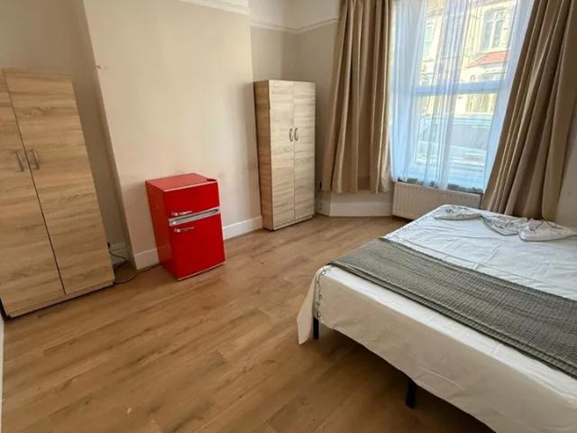 Room at Steele Road, Greater London