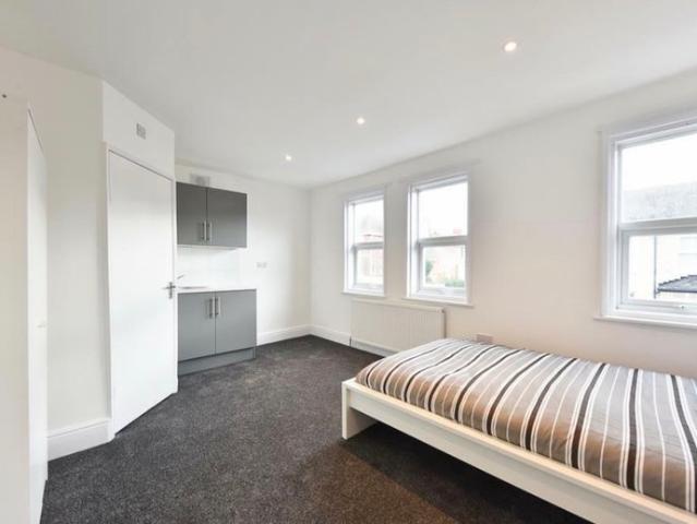 Room at Stella Street, Mansfield