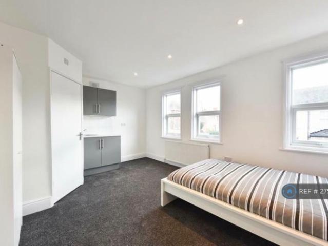 Room at Stella Street, Mansfield