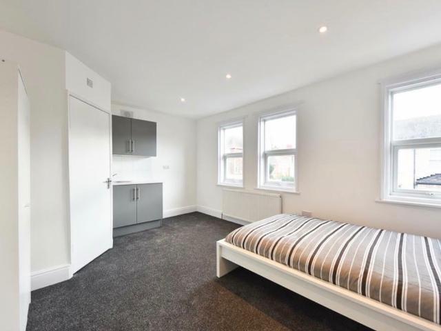 Room at Stella Street, Mansfield