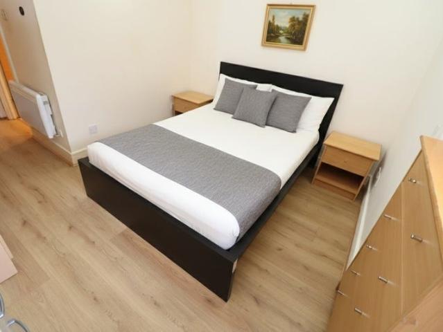 Room at Stepney Green, Greater London