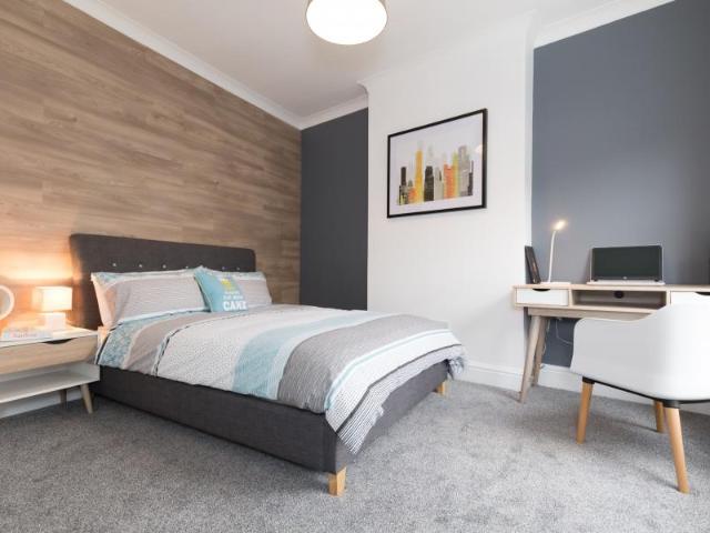 Room at Stepping Lane, Derby
