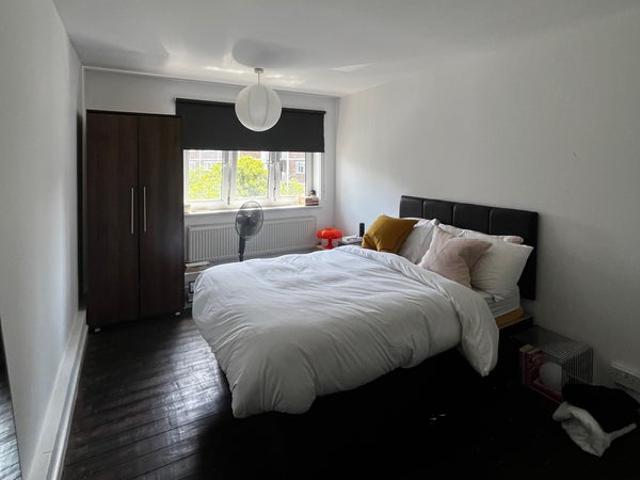 Room at Stevens Street, Greater London
