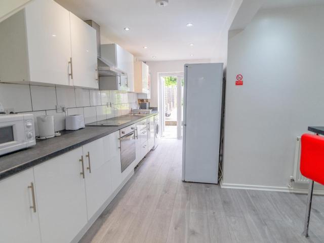 Room at Stirling Road, Birmingham